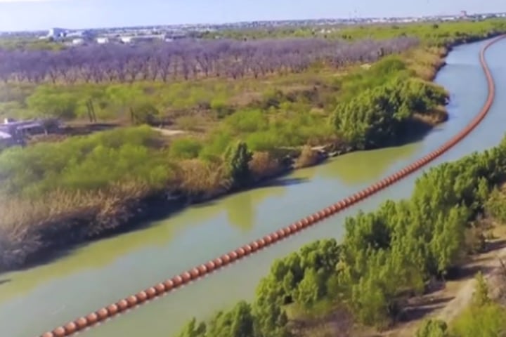 Texas Adds Floating Barriers to Secure Border - The New American