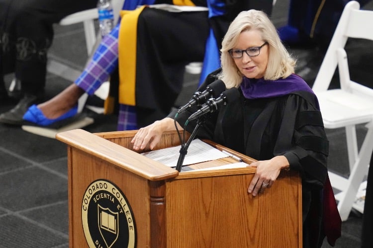 Liz Cheney Booed During Colorado College Commencement Address - The New ...