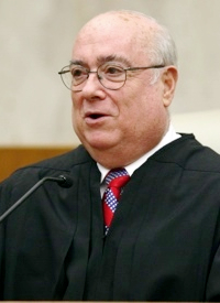 Judge Blocks Federal Funding of Embryonic Stem Cell Research - The New ...